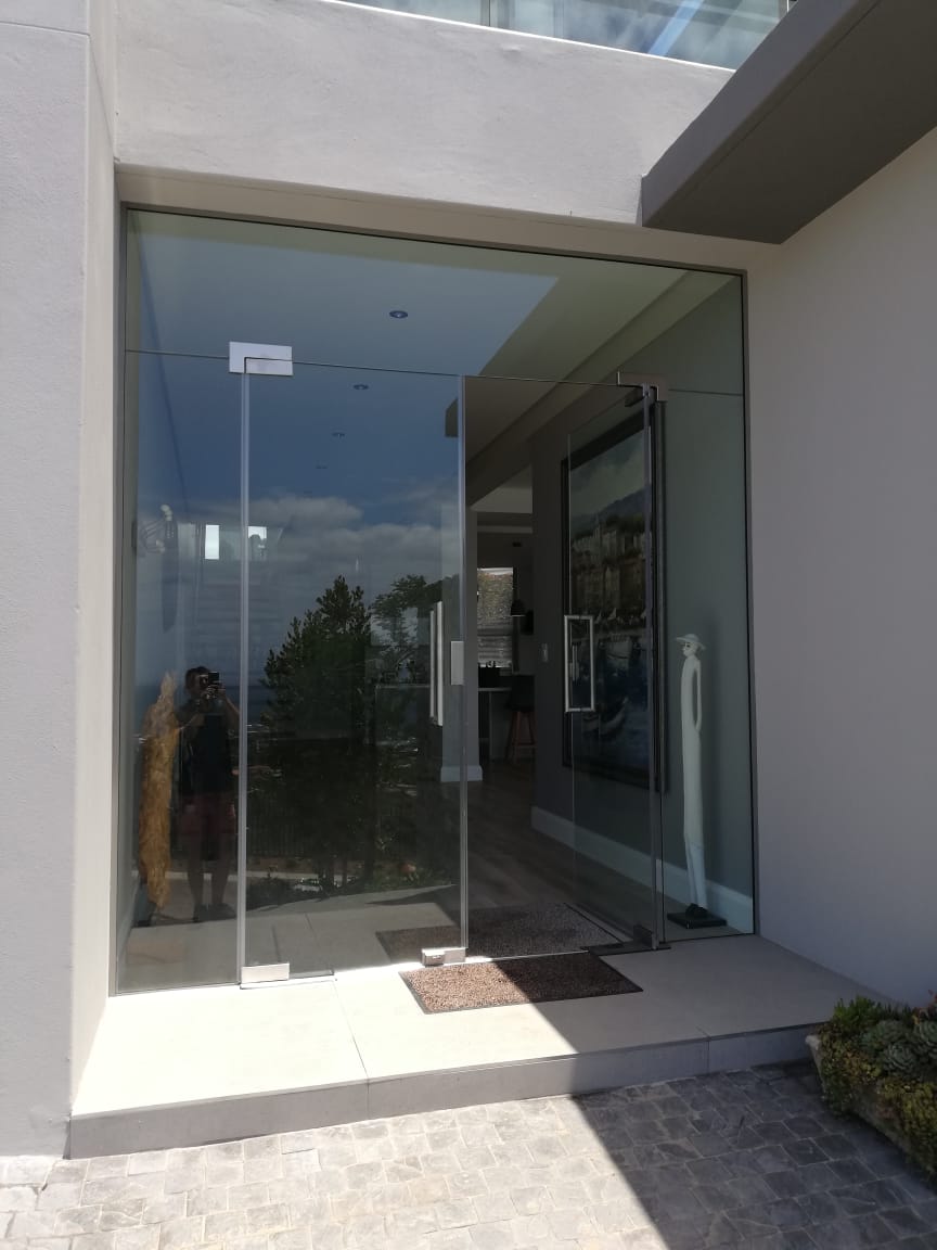 Frameless Glass Doors – Master Glass & Aluminium
